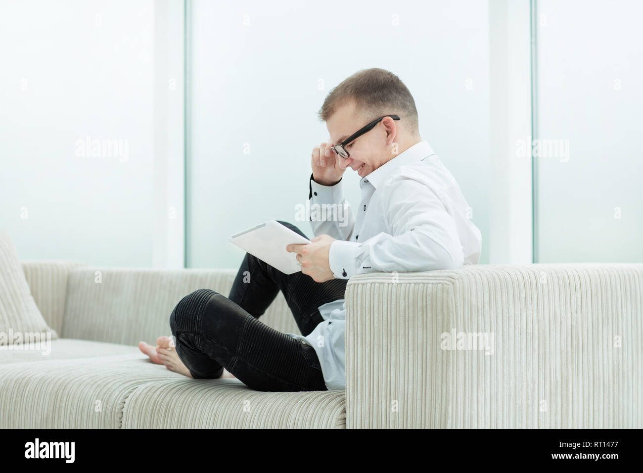 Looking through files hi-res stock photography and images - Alamy