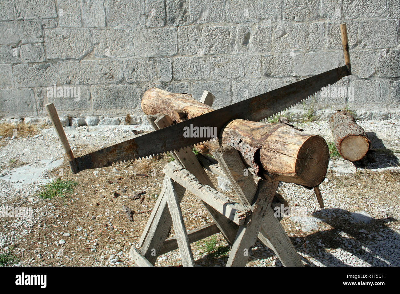 Rack saw hi-res stock photography and images - Alamy