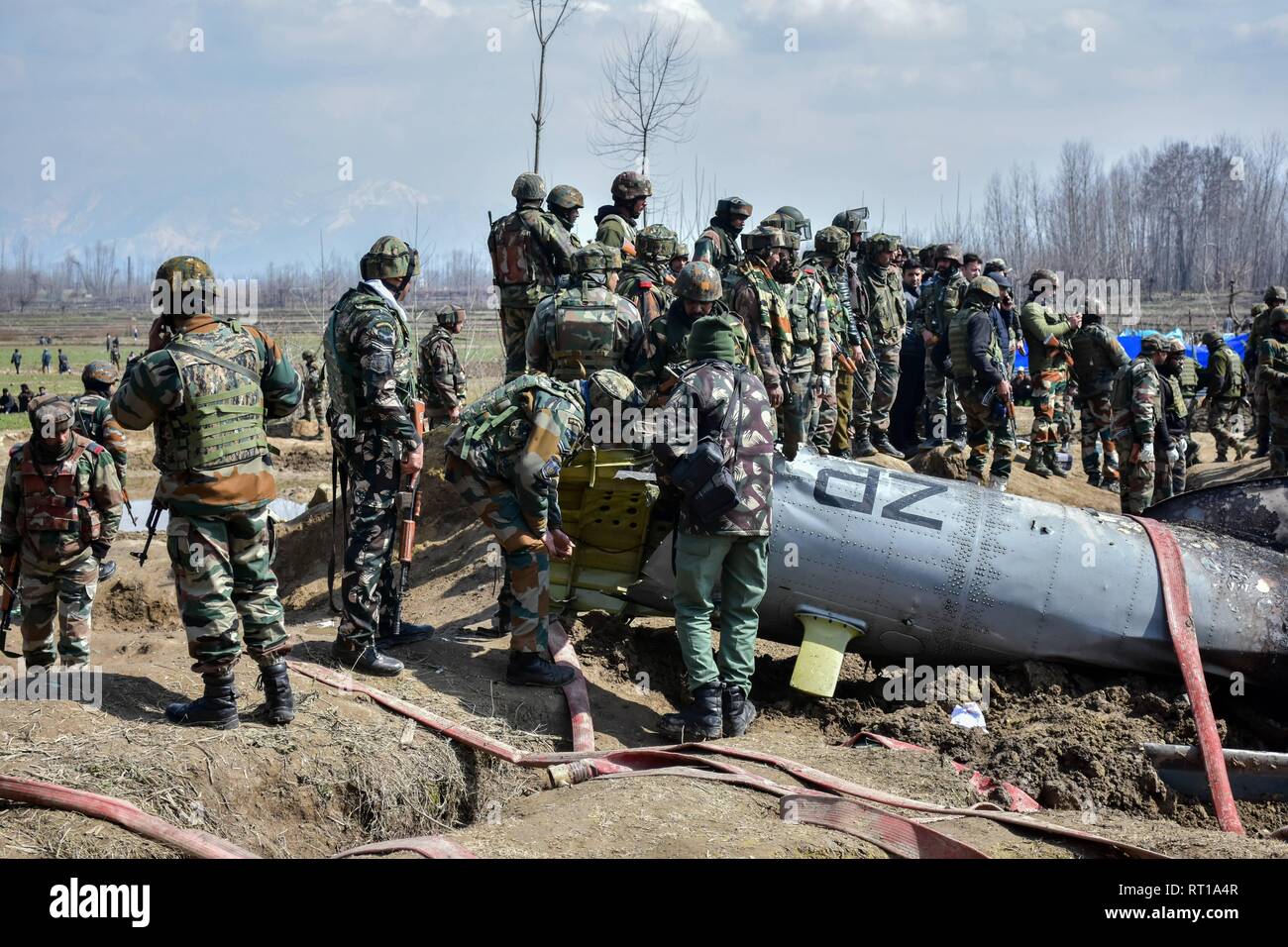 Budgam, Kashmir. 27th February, 2019. Indian army men inspect the ...