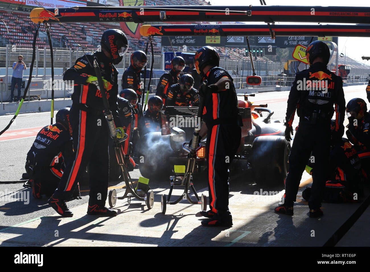 Aston martin racing pit stop hi-res stock photography and images - Alamy