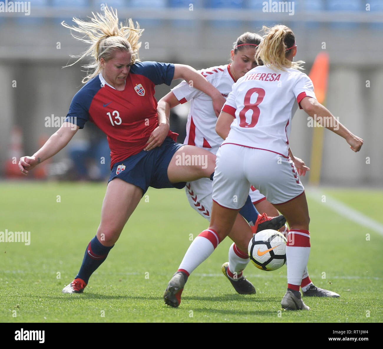 Albufeira, Portugal. 27th Feb, 2019. Therese Sessy Asland (L) of Norway ...