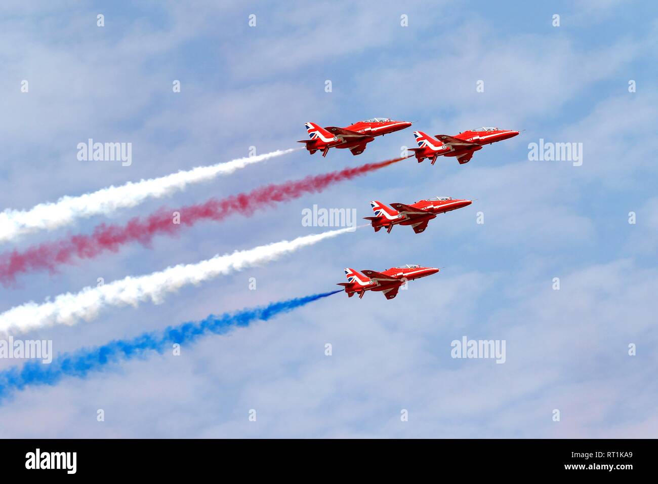Raf red arrows hi-res stock photography and images - Alamy