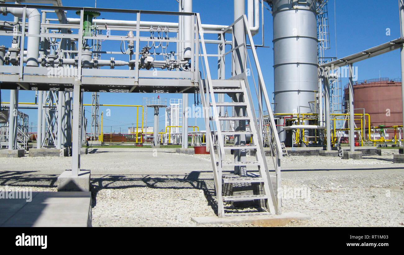 Oil refinery. Equipment for primary oil refining Stock Photo - Alamy
