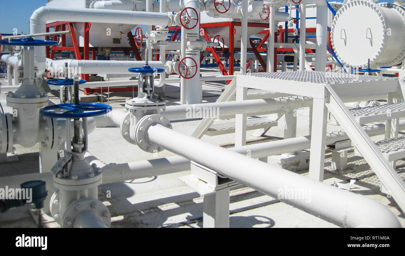 Oil refinery. Equipment for primary oil refining Stock Photo - Alamy