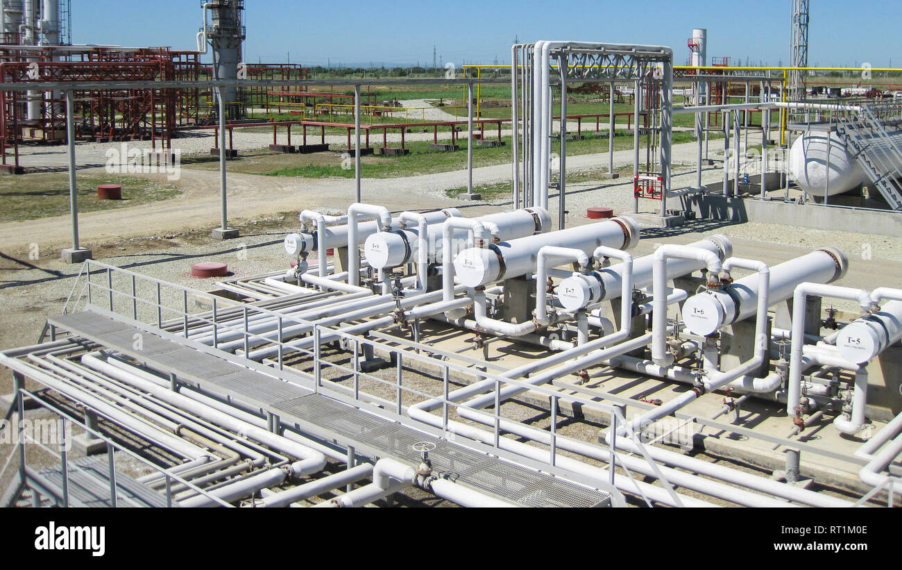 Oil refinery. Equipment for primary oil refining Stock Photo - Alamy