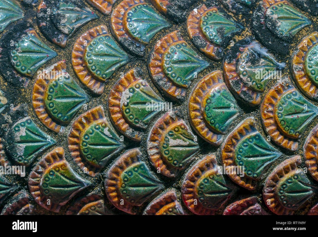 Dragon scale tiles hi-res stock photography and images - Alamy