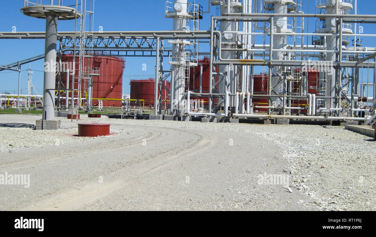 Oil refinery. Equipment for primary oil refining Stock Photo - Alamy