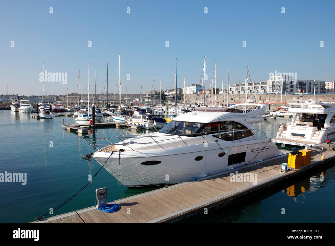 Point yacht club marina hi-res stock photography and images - Alamy