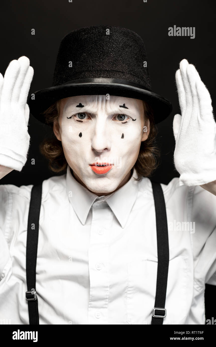 Mime artist white face paint hi-res stock photography and images - Alamy