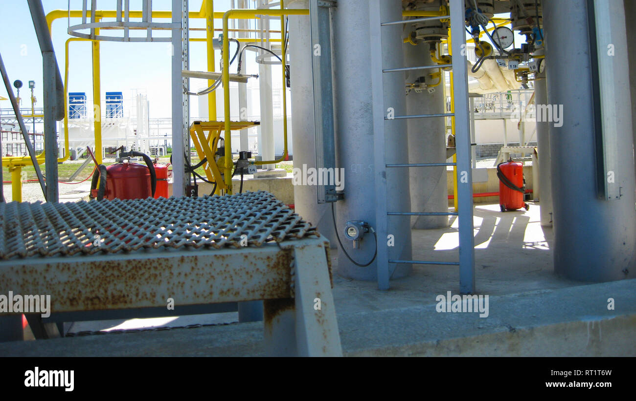 Oil refinery. Equipment for primary oil refining Stock Photo - Alamy