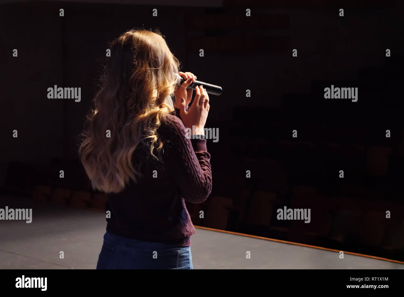 Opera Singer Stage Stock Photos & Opera Singer Stage Stock Images - Alamy