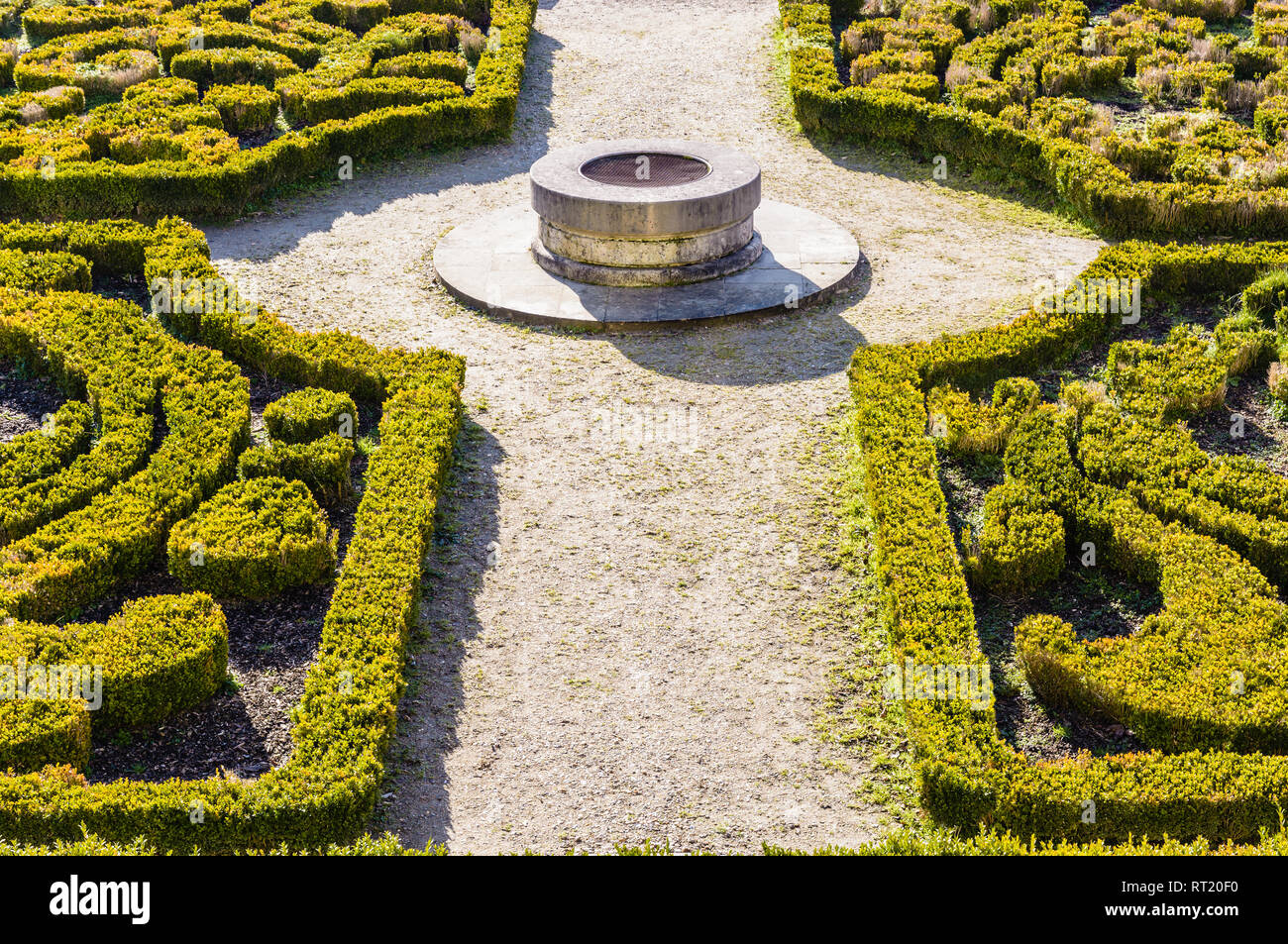 Knot garden parterre hi-res stock photography and images - Alamy