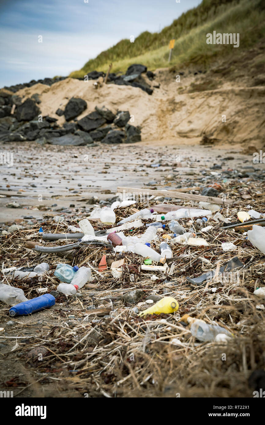 Plastic pollution beach hi-res stock photography and images - Alamy