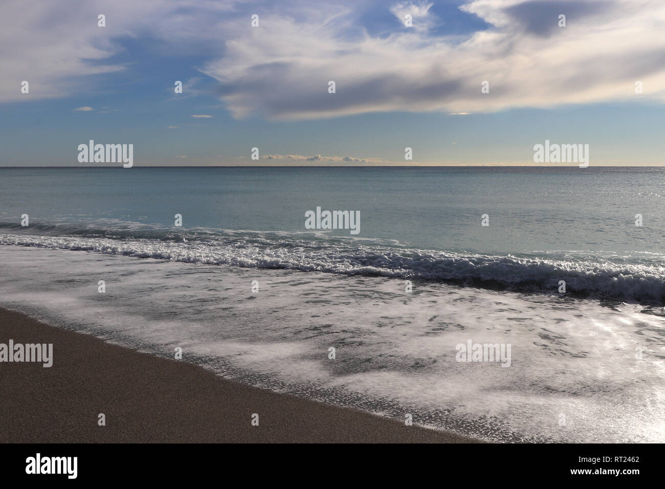Calm sea backdrop hi-res stock photography and images - Alamy