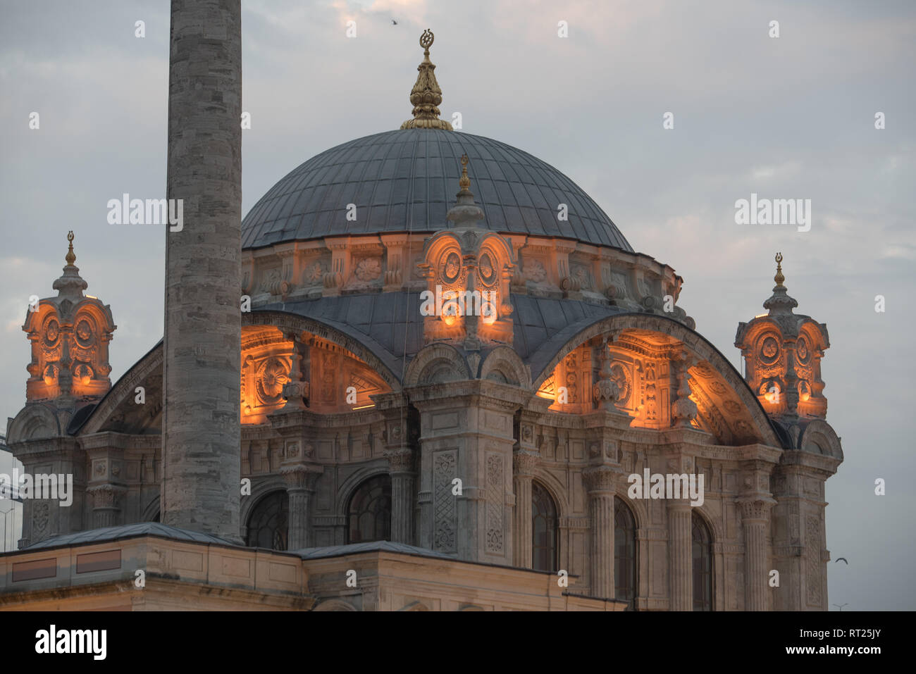 The mosque at Kadiköy Stock Photo - Alamy