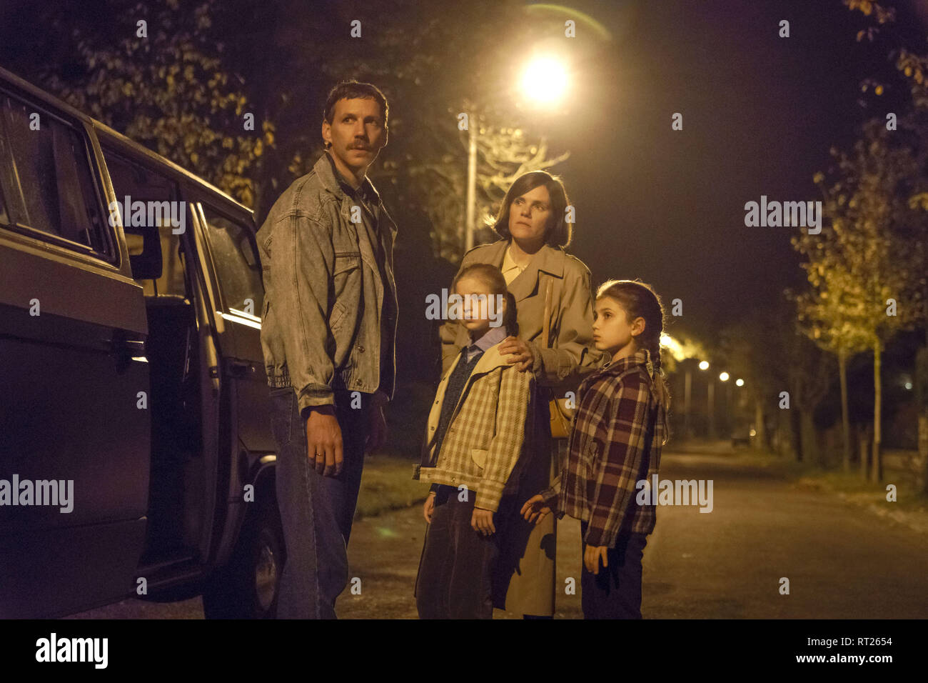 DEUTSCHLAND 86, from left: Knut Berger, Fritzi Haberlandt, with Emilia ...