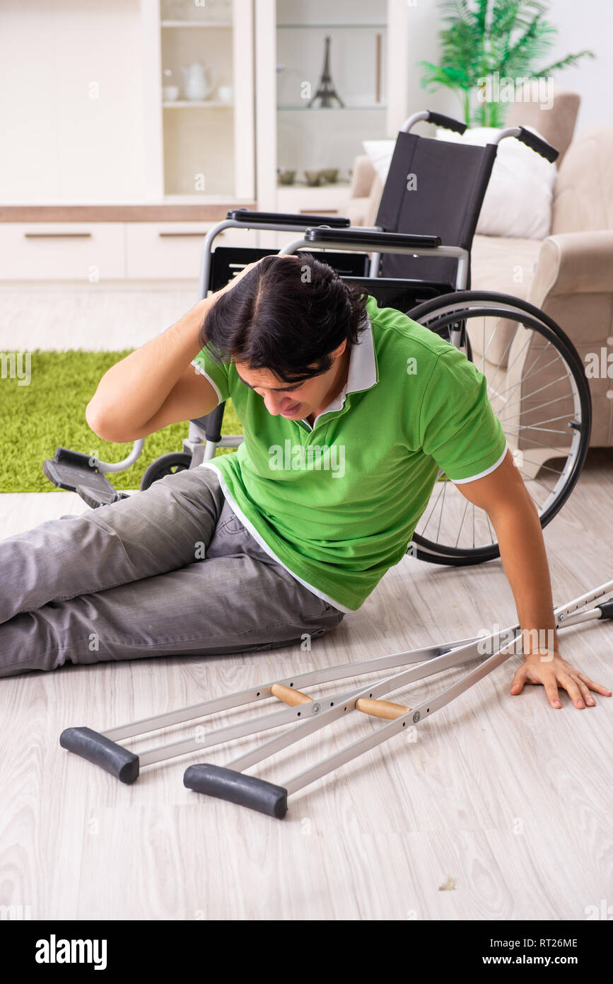 Fall falling wheelchair disabled hi-res stock photography and images ...