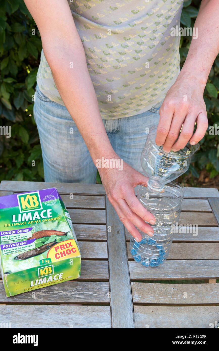 Realization of a slug trap with metaldehyde granules. Place the toxic ...