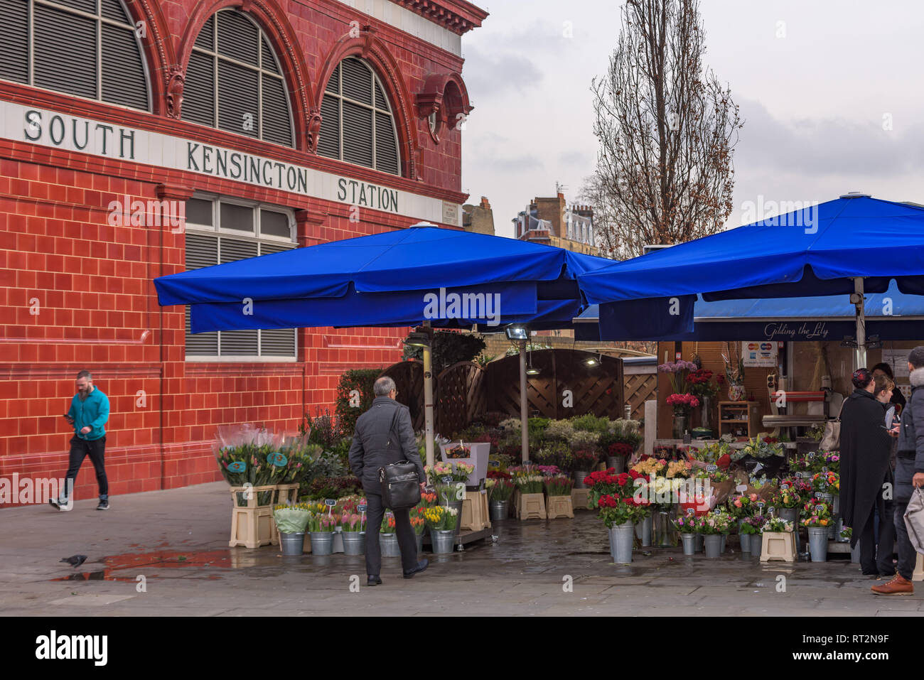 Flower shop outside London South Kensinton underground tube station ...