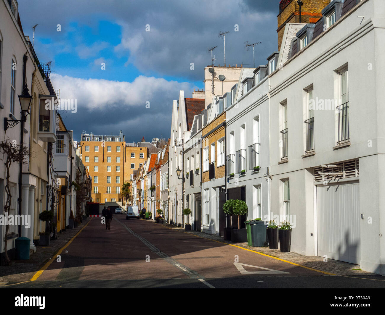 Clabon Mews, Chelsea, London Stock Photo - Alamy