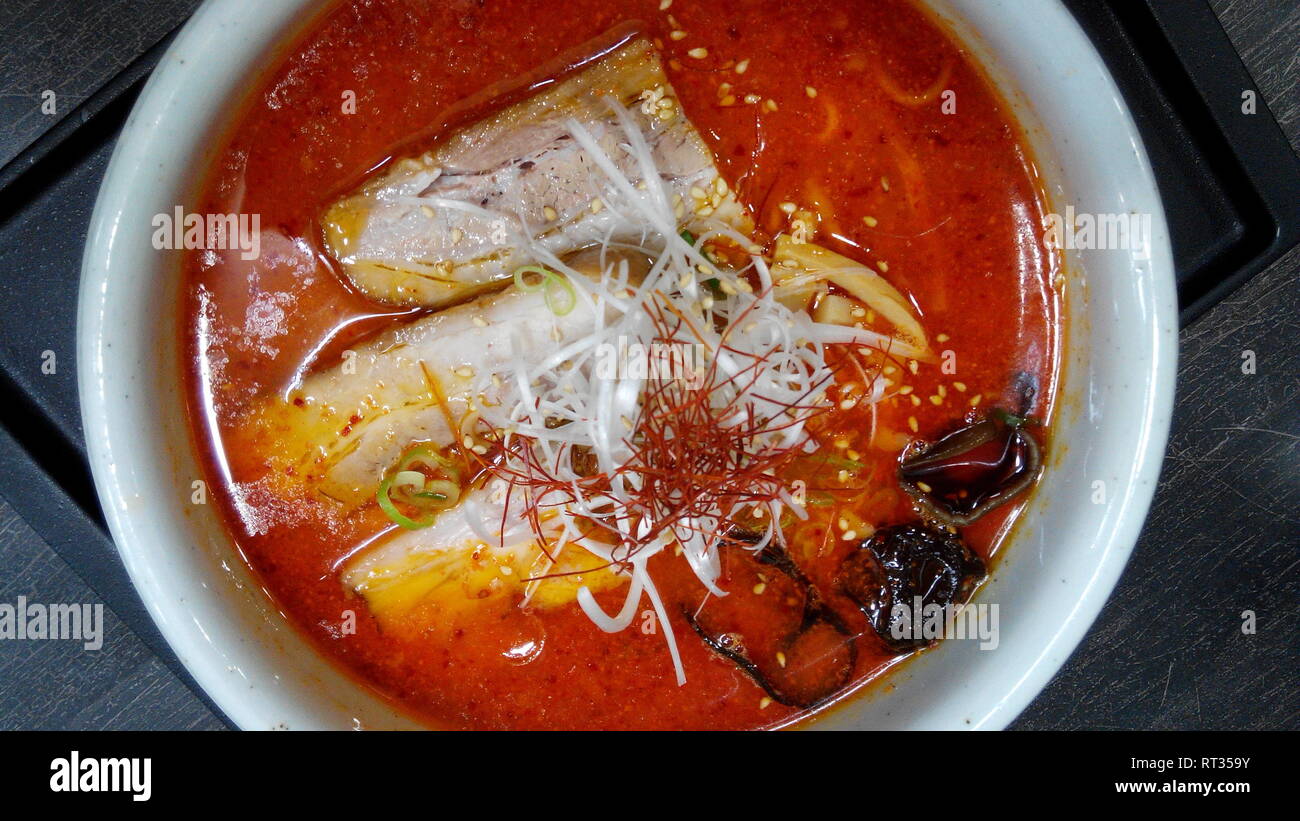 Hand pulled noodles chinese hi-res stock photography and images - Alamy