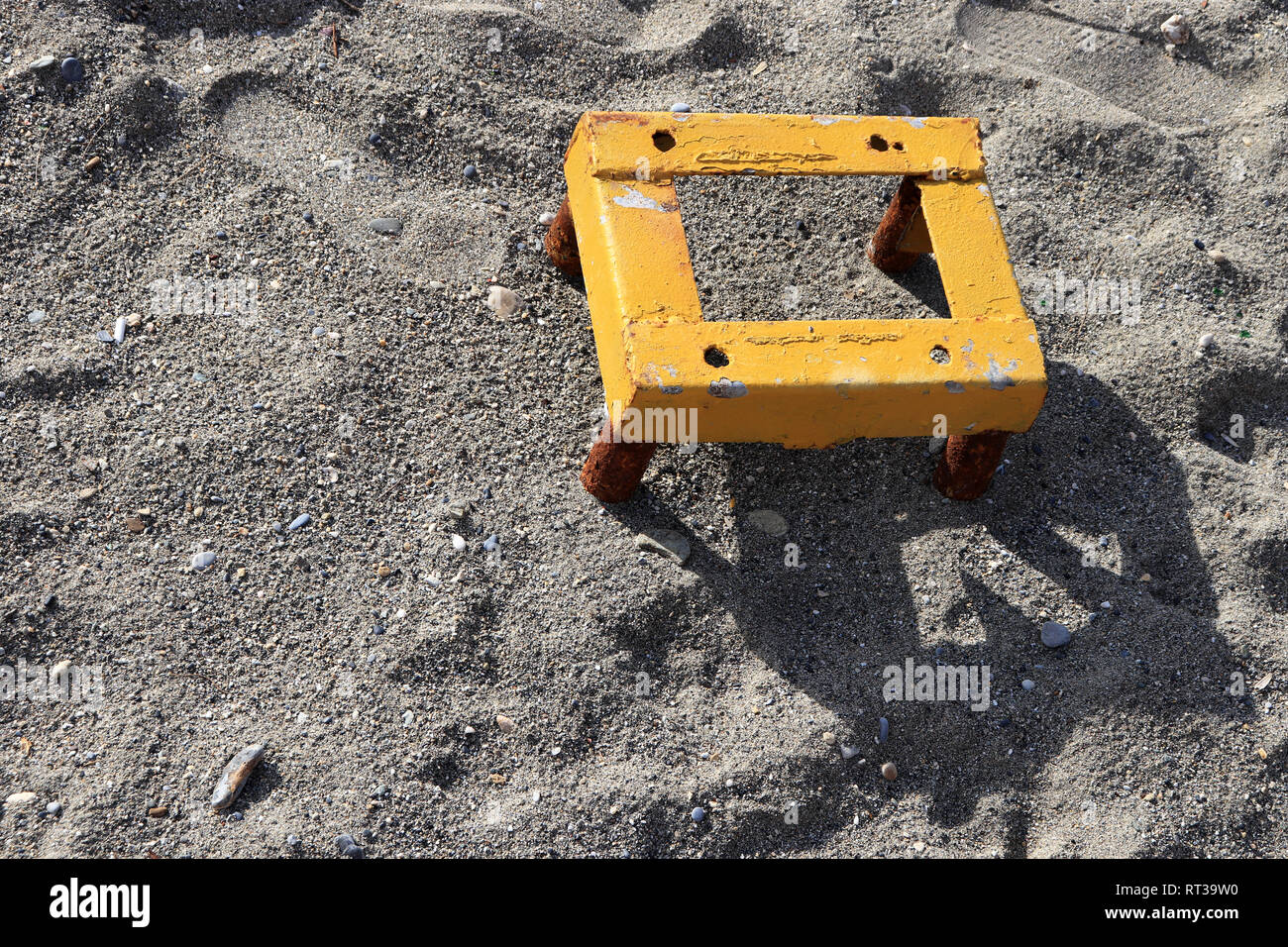 Rusty legs hi-res stock photography and images - Alamy