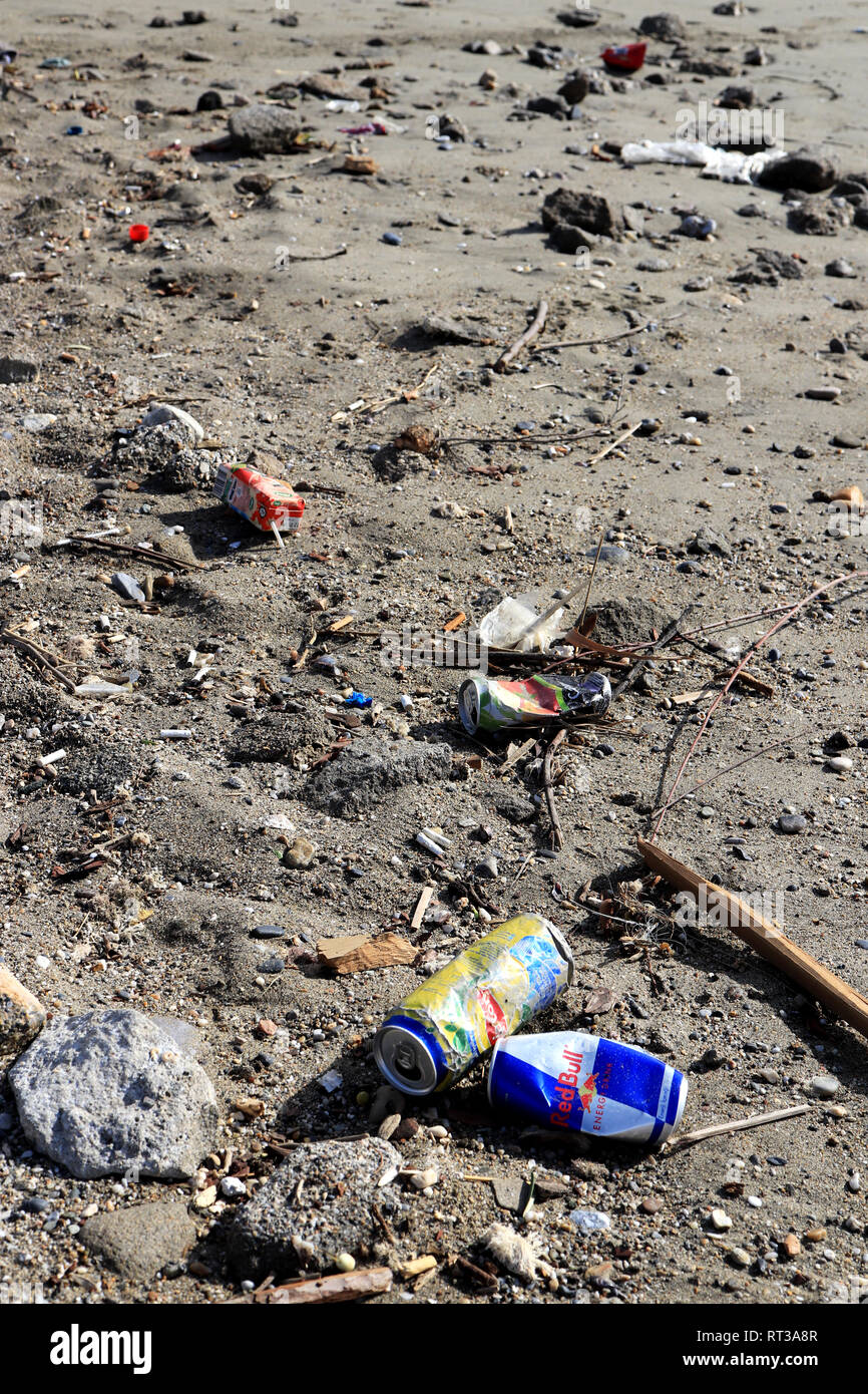 Dirty sand beach hi-res stock photography and images - Alamy