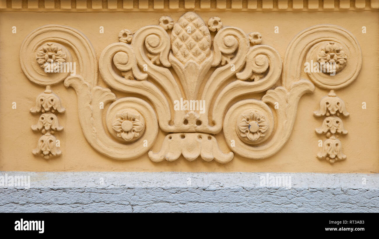 Fretwork on the building wall Stock Photo - Alamy