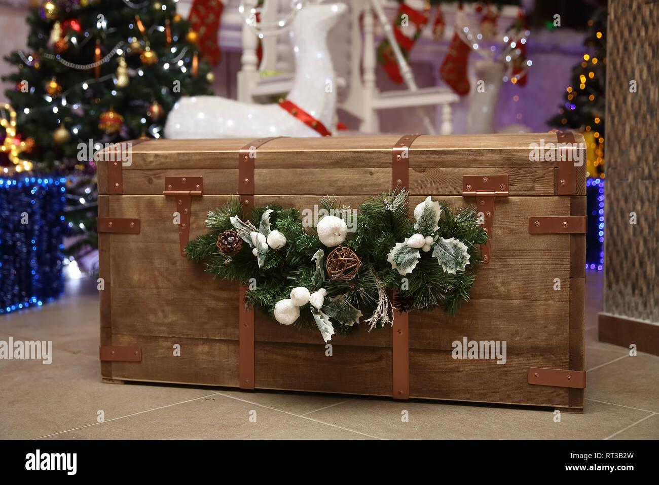 Treasure chest gifts hi-res stock photography and images - Alamy