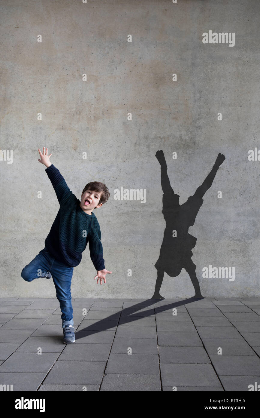 Cartwheel child children hi-res stock photography and images - Alamy