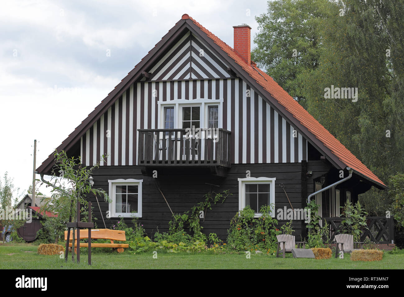 Garden old german farmhouse hi-res stock photography and images - Alamy