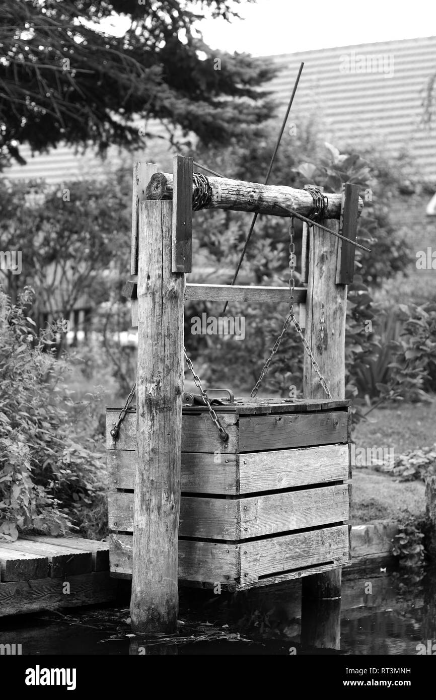 State box Black and White Stock Photos & Images - Alamy