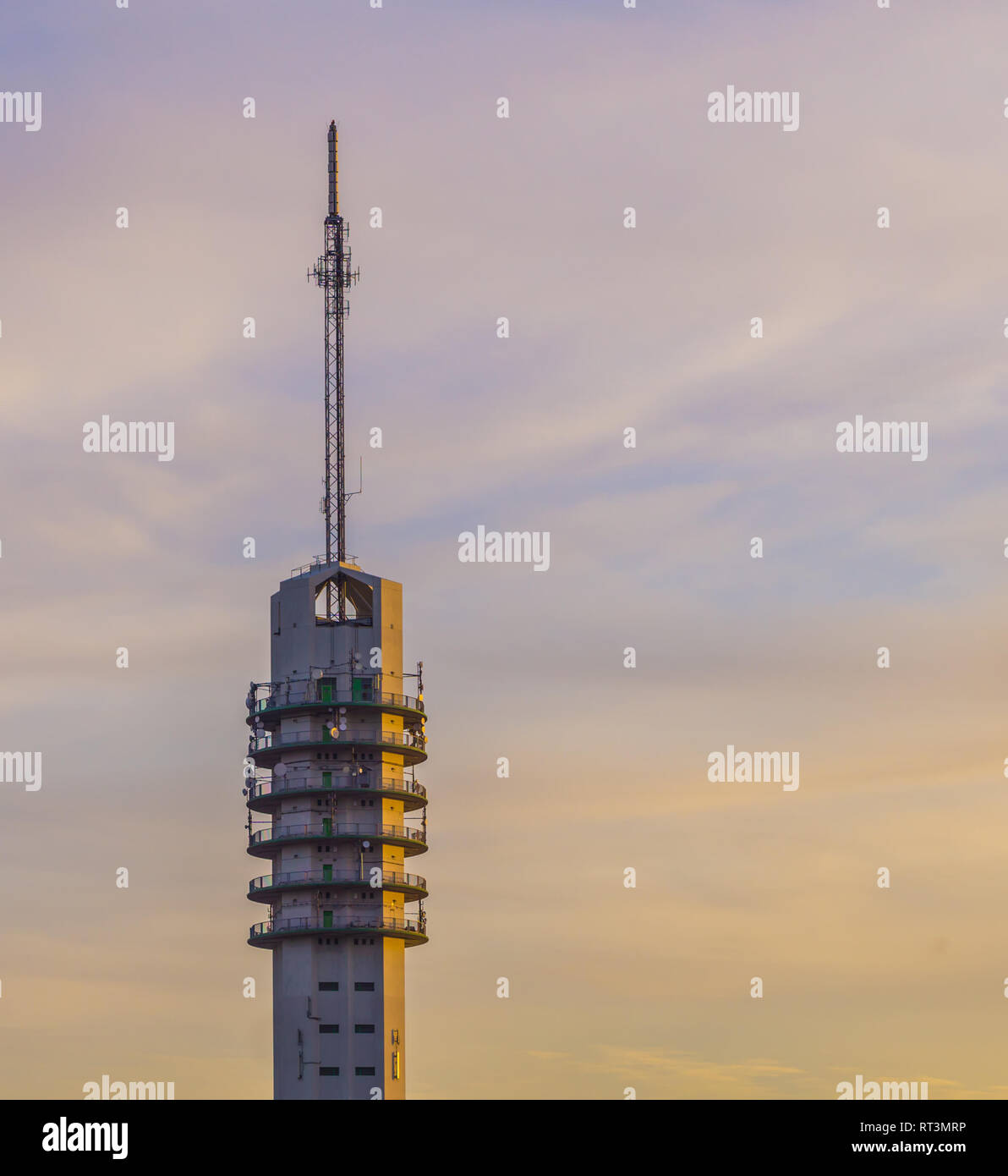 Transmitting tower hi-res stock photography and images - Alamy
