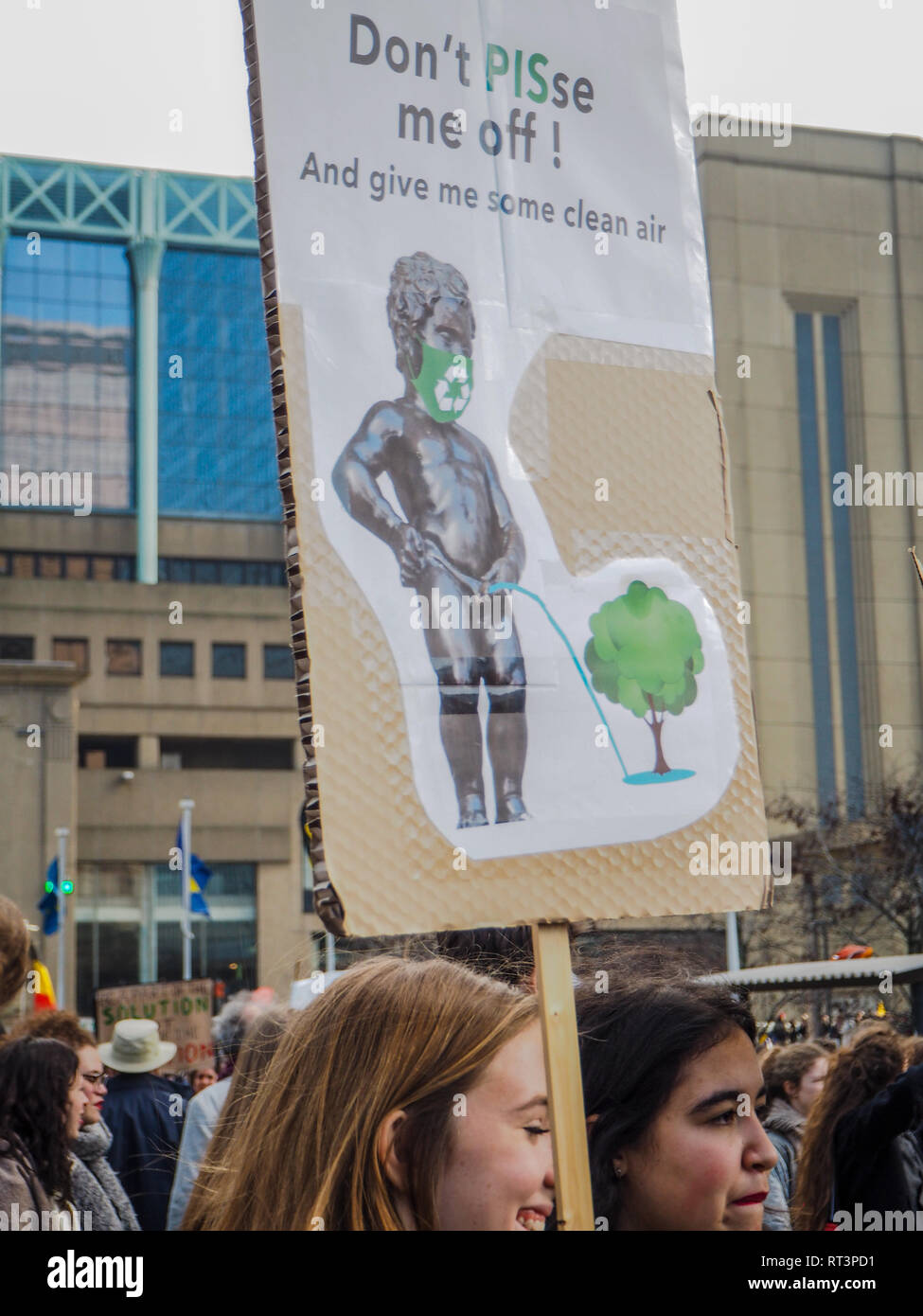 Young protest environment hi-res stock photography and images - Alamy