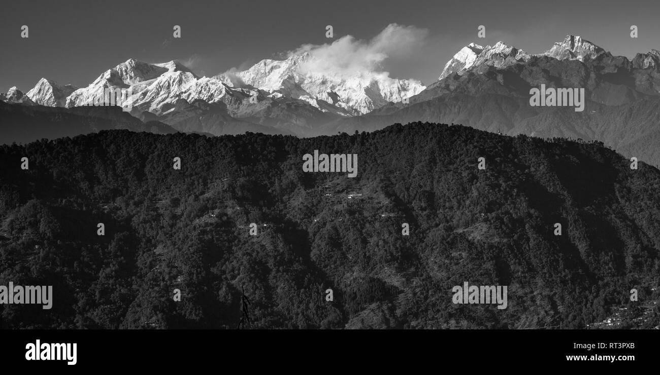 Scenic view of Singalila Range, Great Himalaya Range, Sikkim, India ...