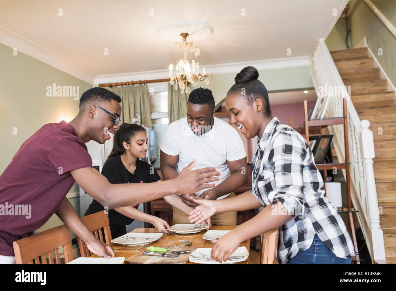 Child setting table hi-res stock photography and images - Alamy