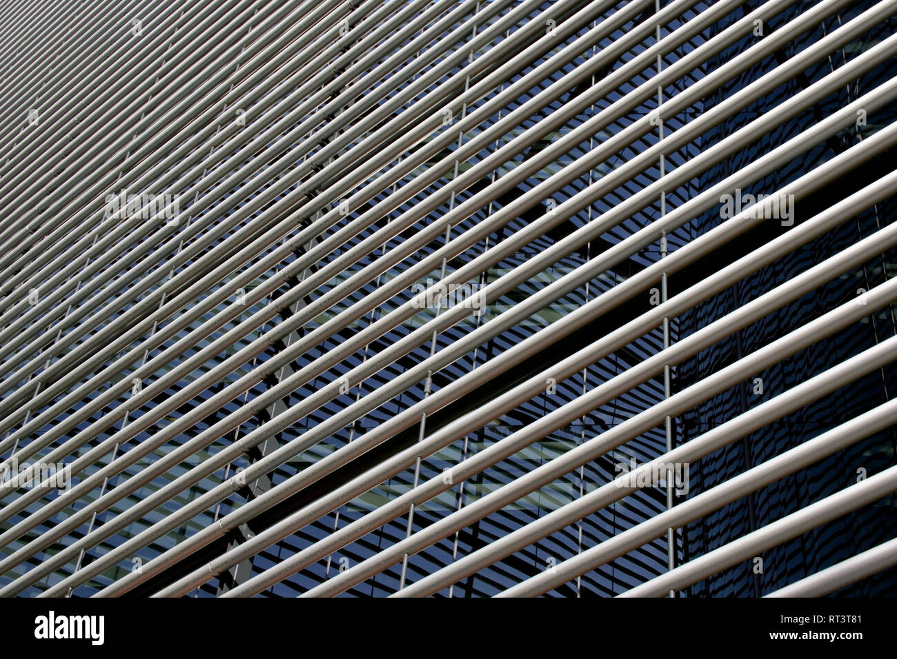 Perspective view of linear structure building facade Stock Photo - Alamy