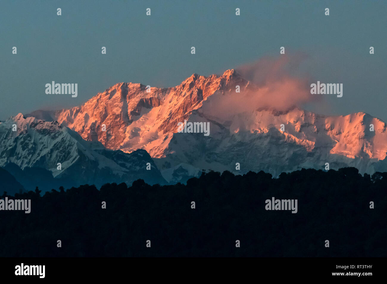 View of Kangchenjunga mountain range, Great Himalaya Range, Sikkim ...