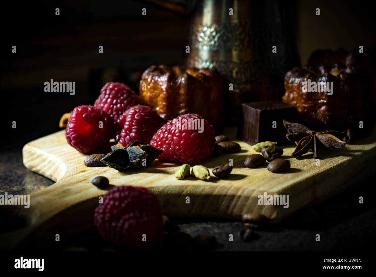 Canele chocolate hi-res stock photography and images - Alamy