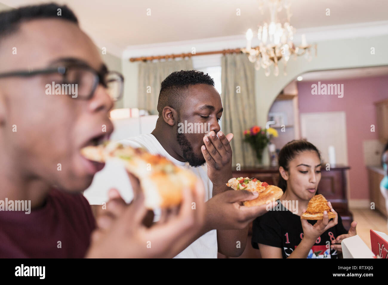 Teenage family dinner hi-res stock photography and images - Alamy