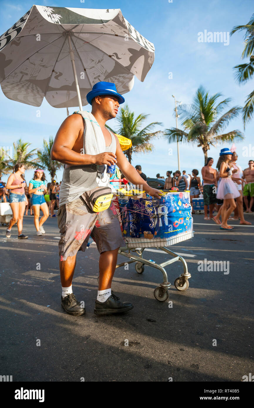 Rio shopping street hi-res stock photography and images - Alamy