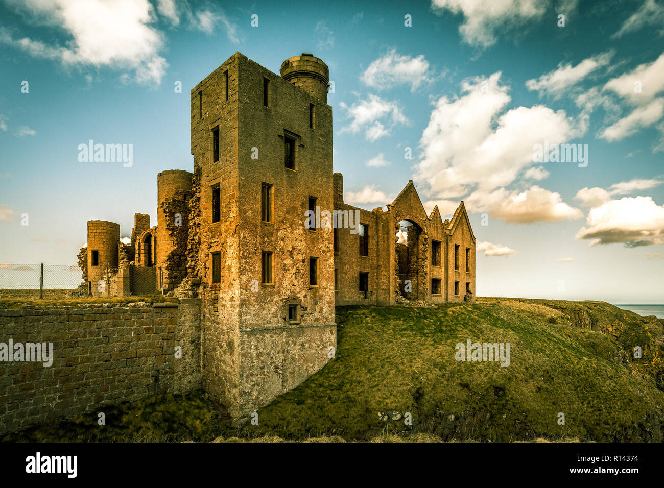 The ruins of Slains Castle Stock Photo - Alamy