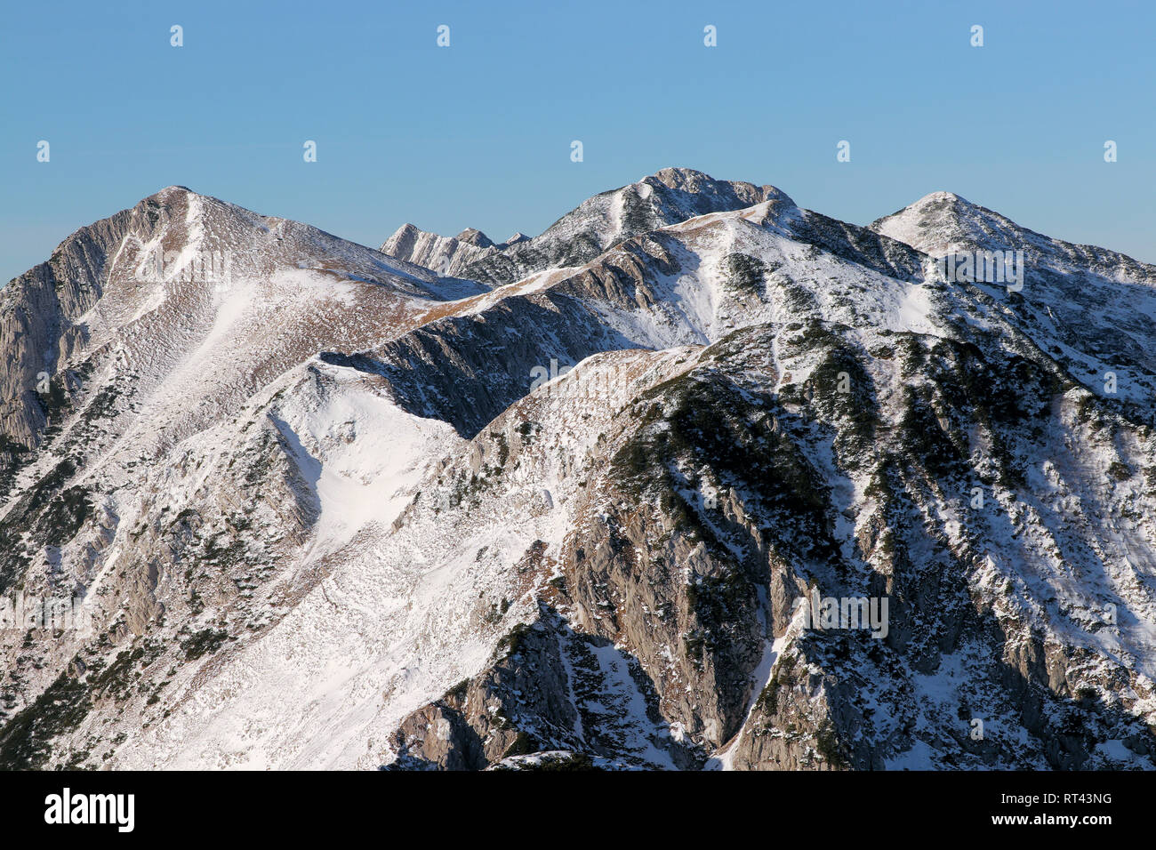 Blue sky snowcap hi-res stock photography and images - Alamy