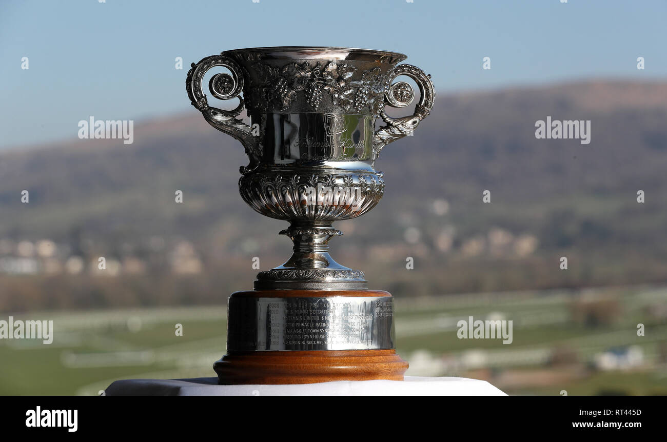 Triumph hurdle trophy hi-res stock photography and images - Alamy