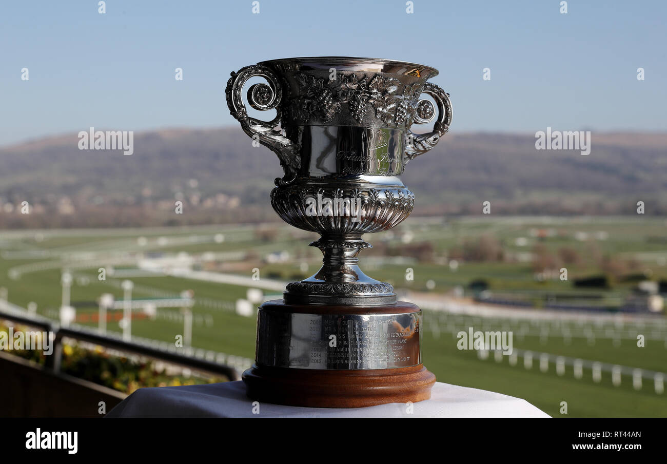 Triumph hurdle trophy hi-res stock photography and images - Alamy