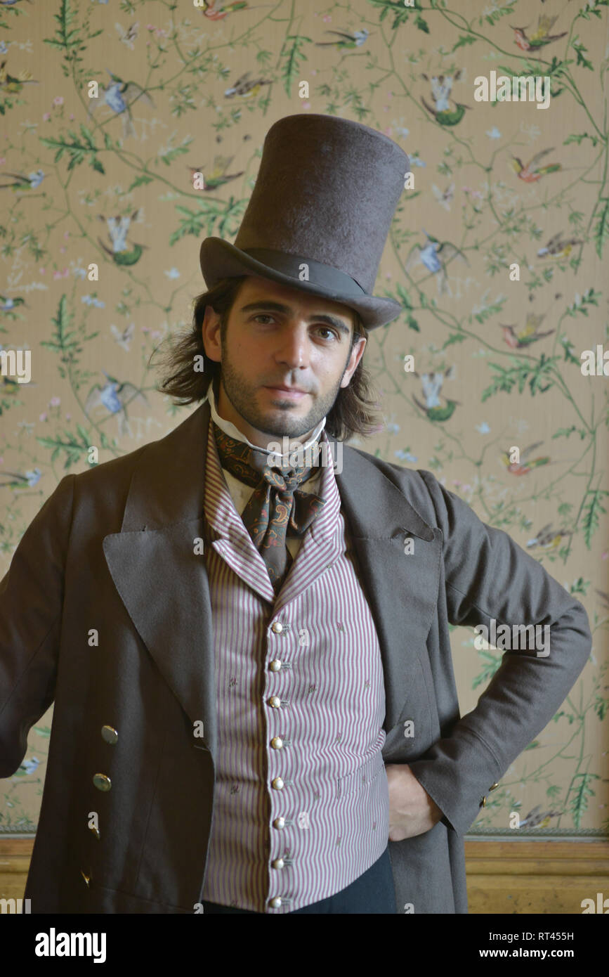 Historically accurate costume hi-res stock photography and images - Alamy