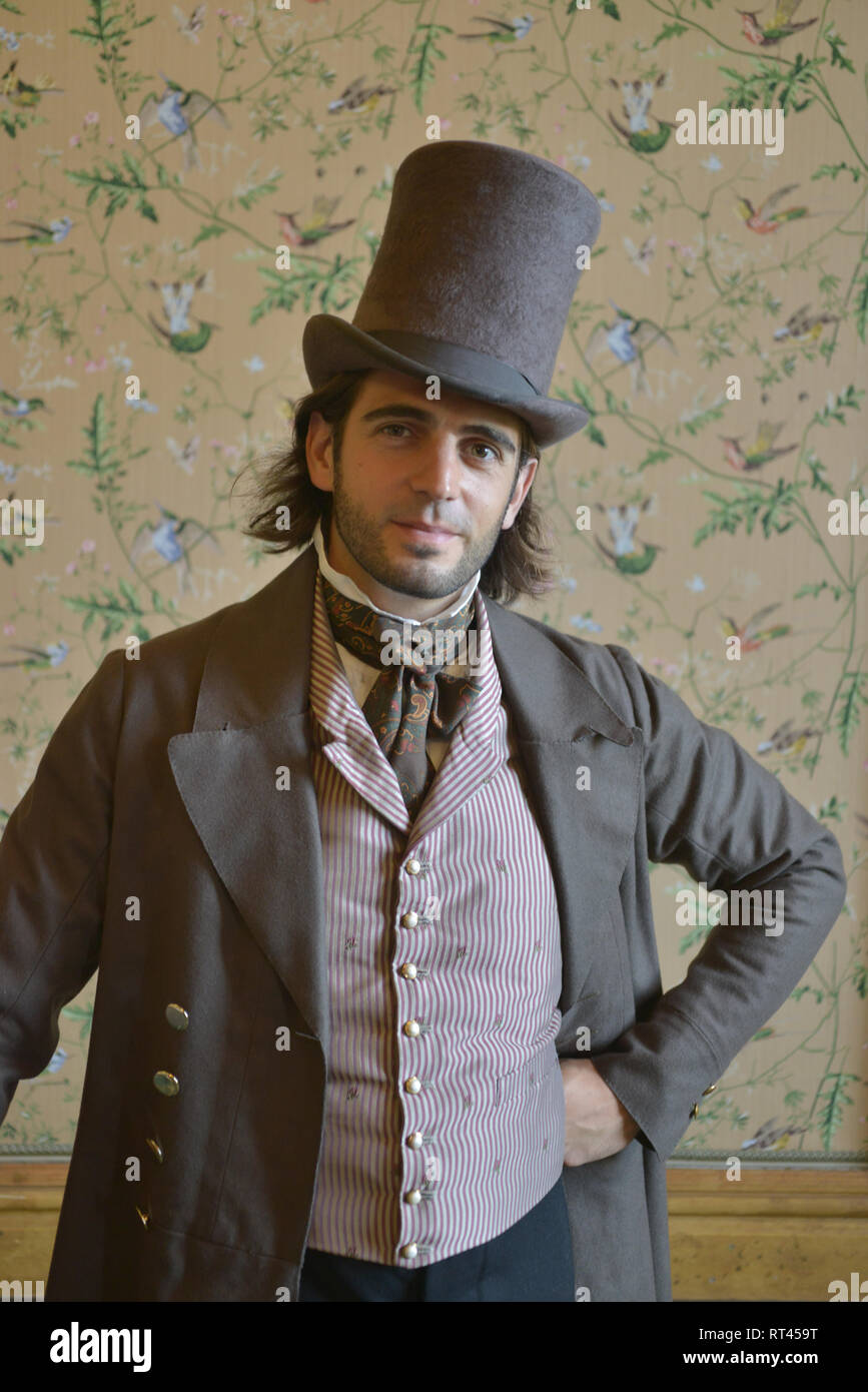 Man Top Hat Cane Stock Photos & Man Top Hat Cane Stock Images - Alamy