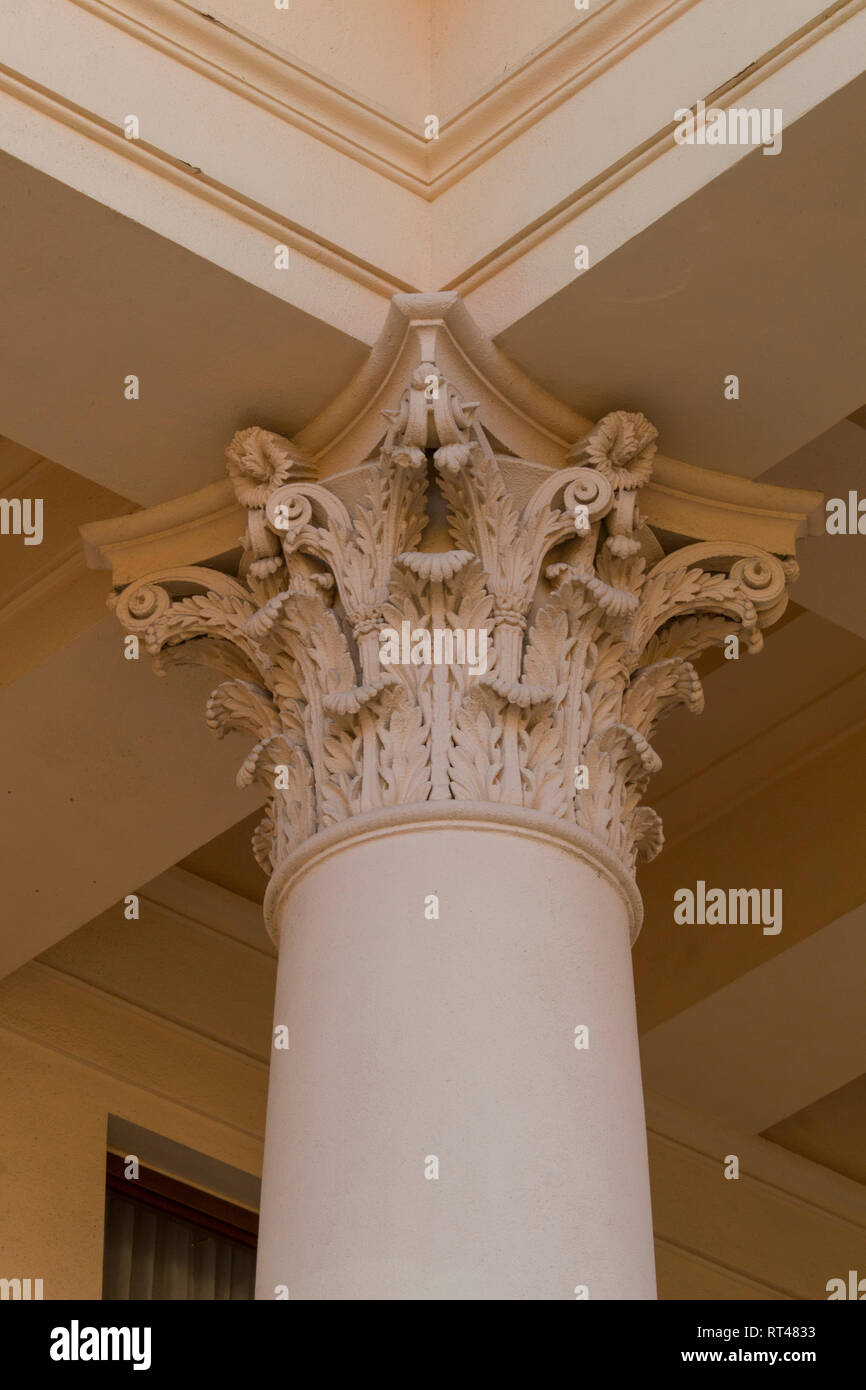 Italian renaissance columns hi-res stock photography and images - Alamy