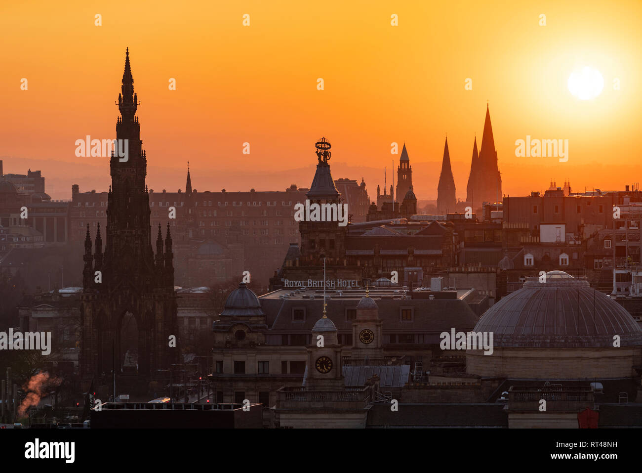 Edinburgh scotland skyline view hi-res stock photography and images - Alamy
