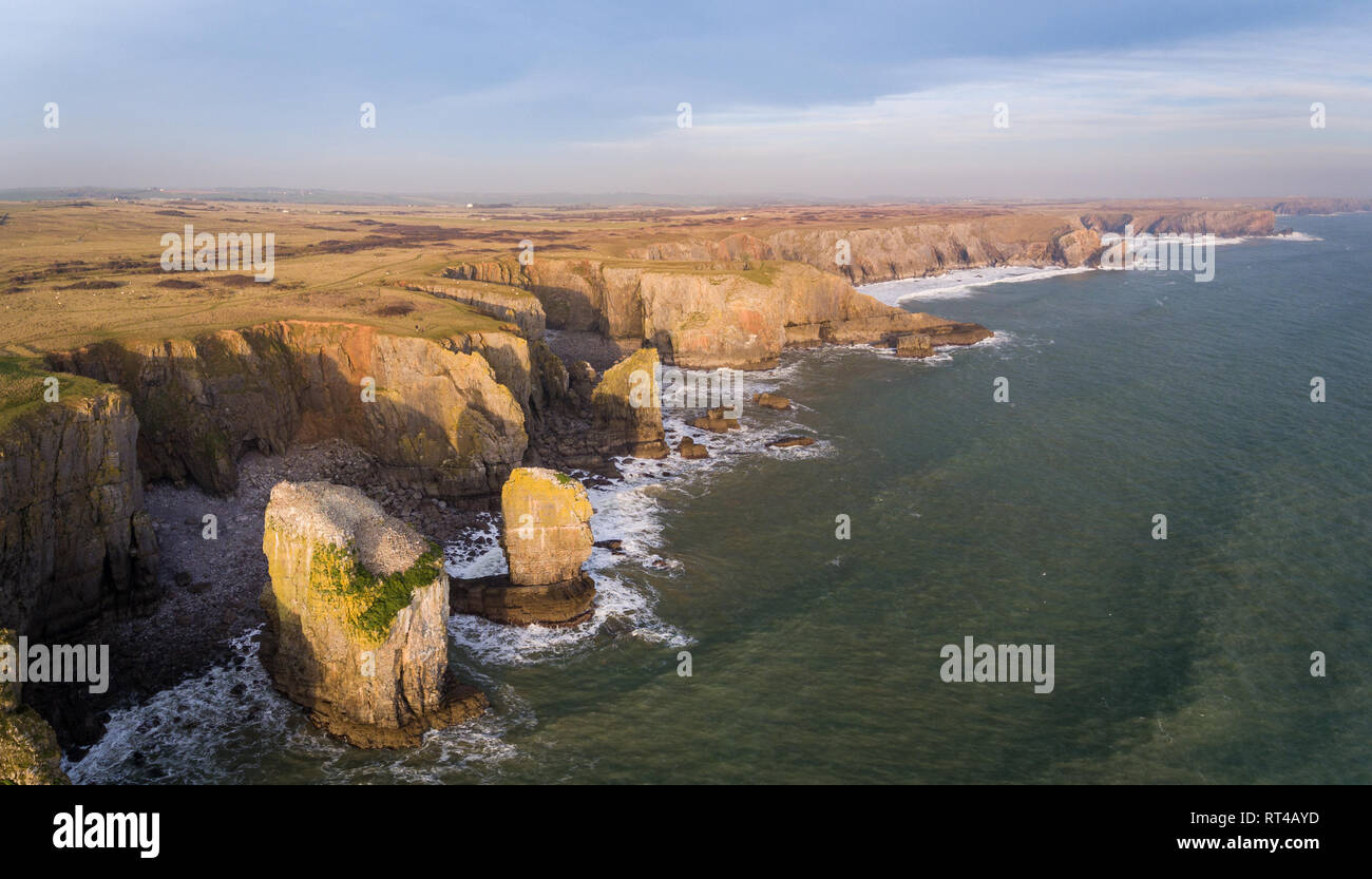 Stackpole formation hi-res stock photography and images - Alamy